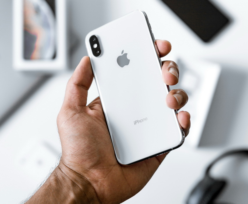 Apple iPhone Market Share Drops to Five-Year Lows